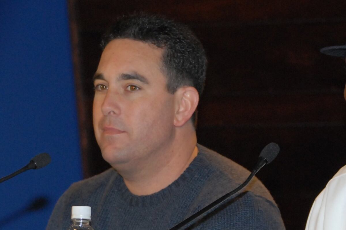 MLB Agent Matt Sosnick Arrested for Allegedly Choking Wife in Front of ...