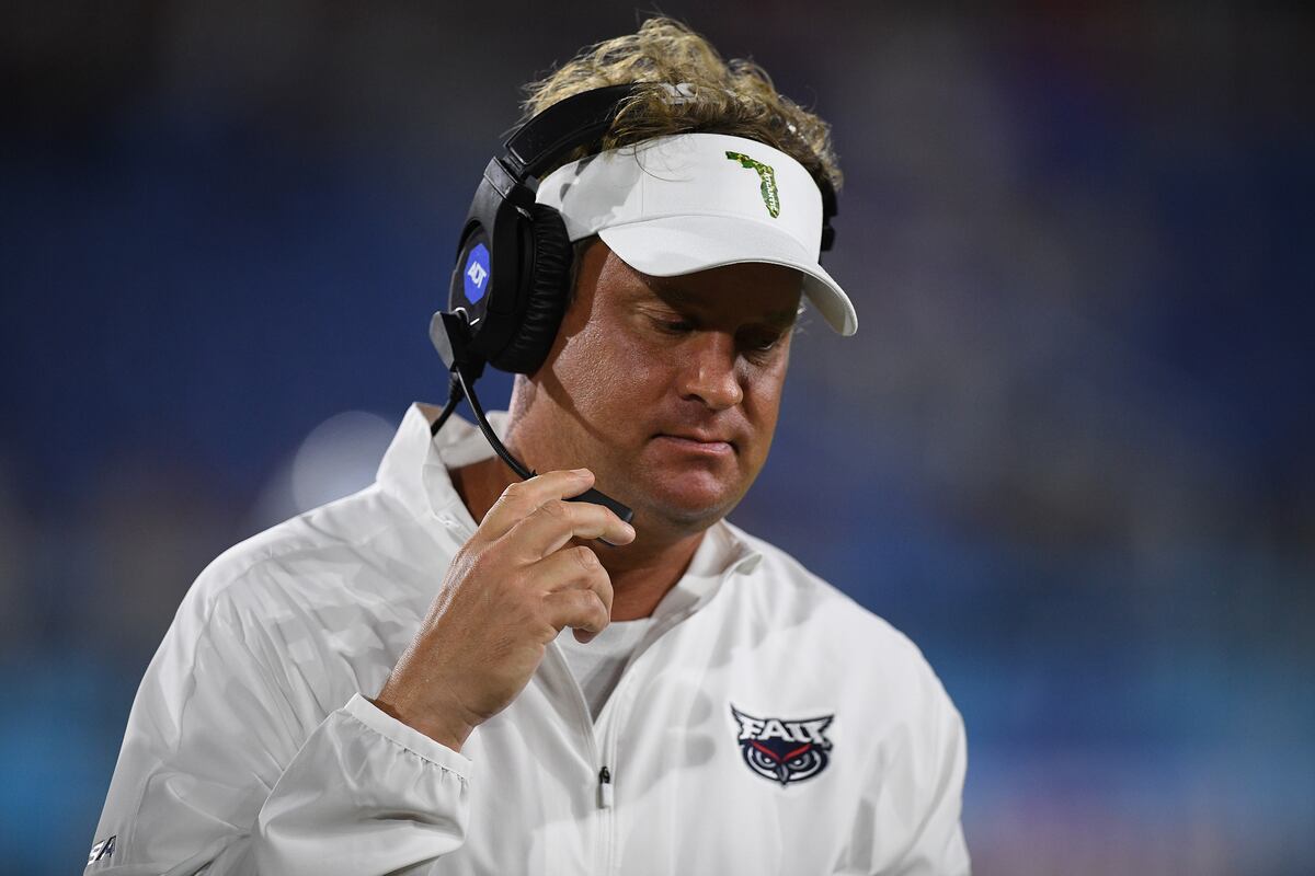 FAU's Lane Kiffin Fined For Tweeting Meme Trolling Conference USA Refs ...