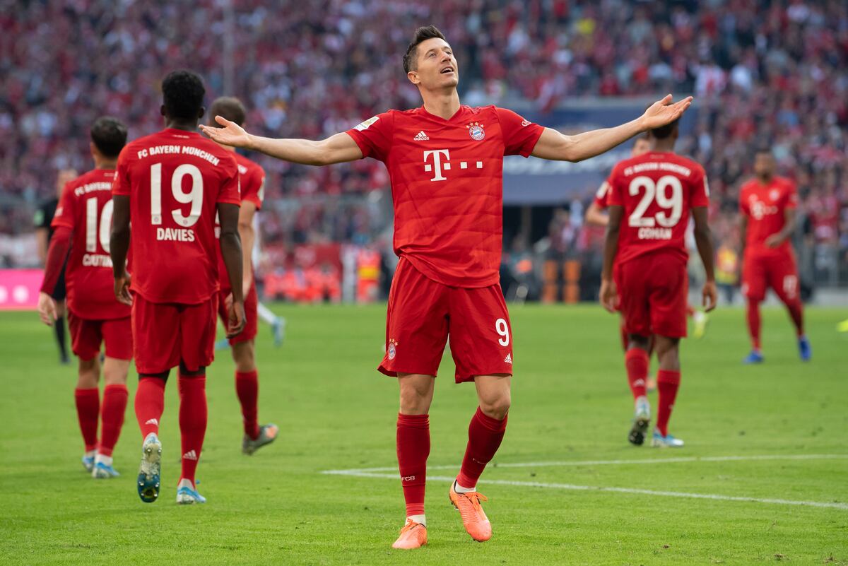 Robert Lewandowski Breaks Bundeslinga Record with Goals in 1st 9 ...