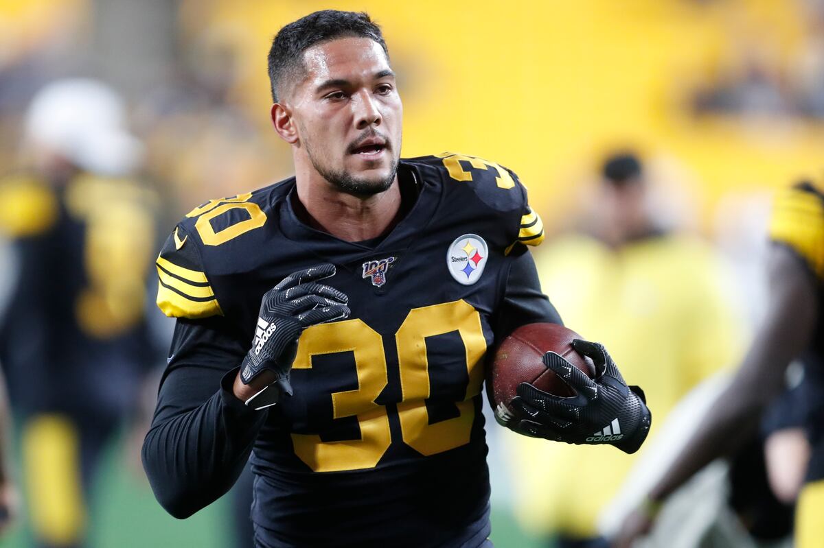 Steelers' James Conner Suffered Shoulder Injury vs. Dolphins, Says Mike ...