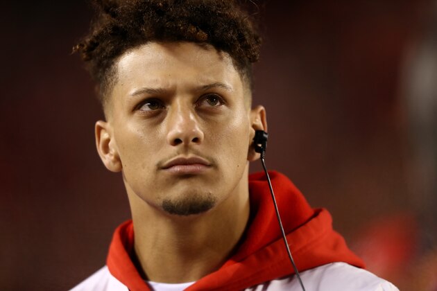 Patrick Mahomes' Hand 'Bruised Up Pretty Good;' Chiefs QB Didn't Suffer ...