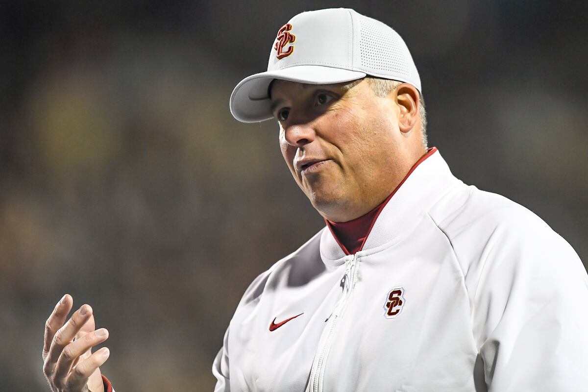 New USC AD Mike Bohn Won't Rush to Judge Clay Helton Amid Job Security ...