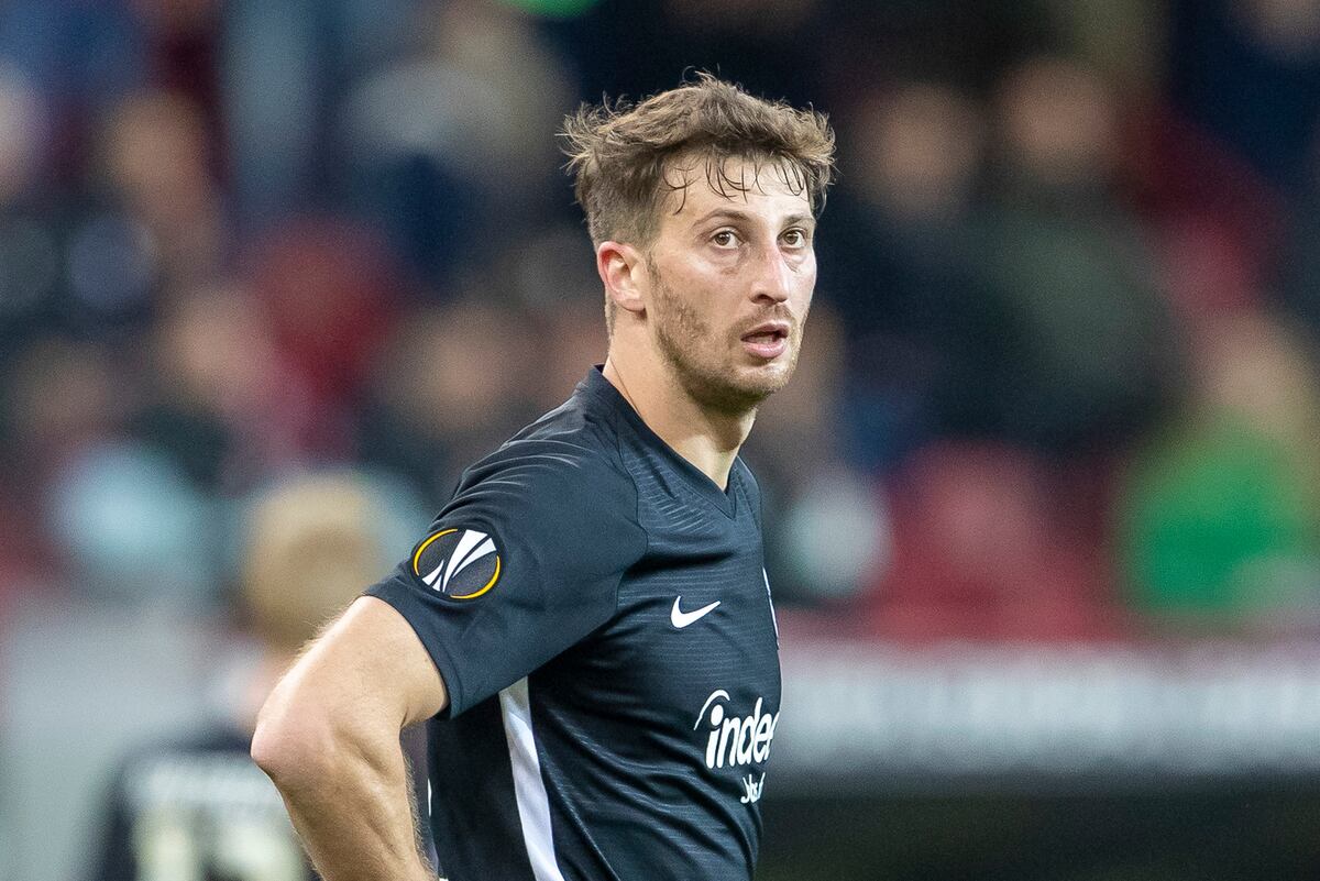 Frankfurt's David Abraham Sent Off for Barging Freiburg Boss Christian ...