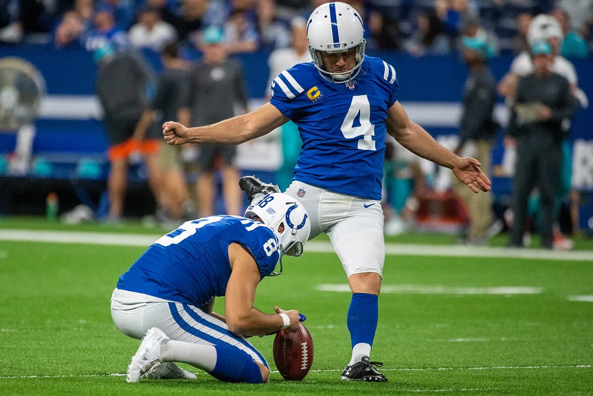 Colts Reportedly Plan Kicker Workouts amid Adam Vinatieri's Struggles ...