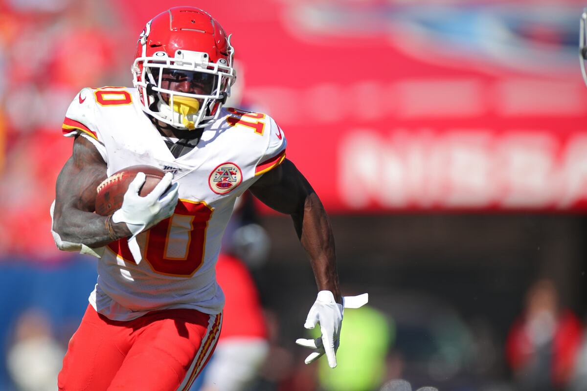 Report: Chiefs' Tyreek Hill Considered Day-to-Day with 'Minor ...
