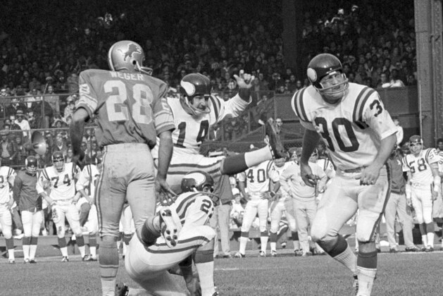 Ex-Vikings Kicker, Co-Inventor of Nerf Football Fred Cox Dies at Age 80