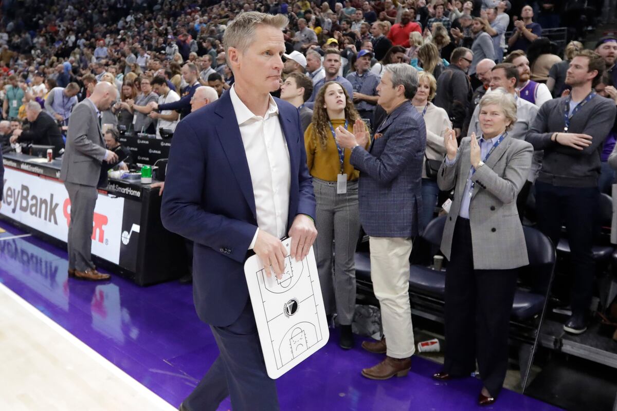 Warriors' Steve Kerr Jokes After Bloodying His Hand Breaking Clipboard ...