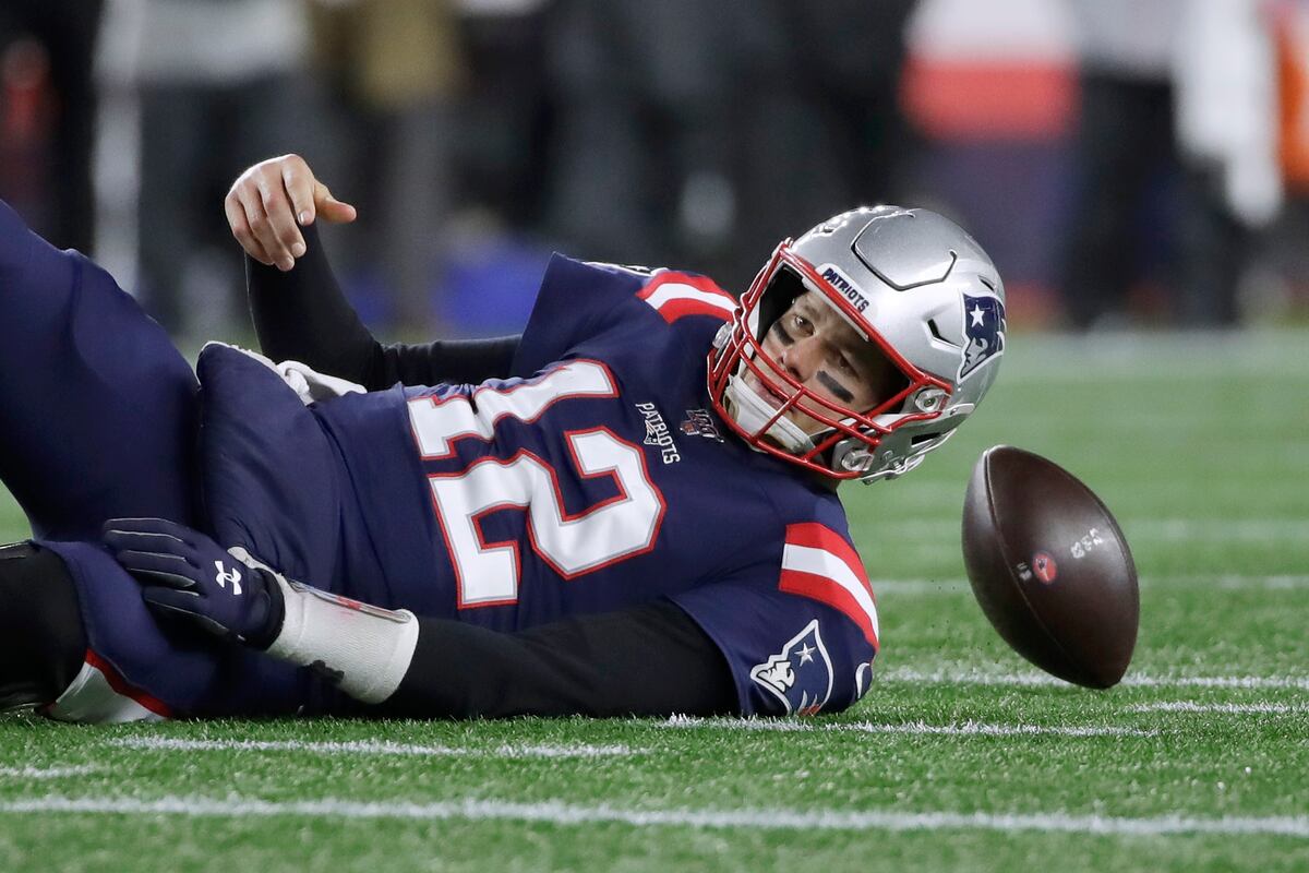 Patriots' Tom Brady Talks Elbow Injury After Being Hit by Helmet in ...