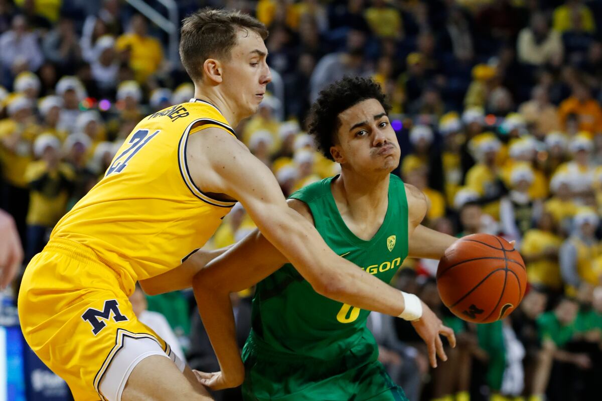 Payton Pritchard, No. 10 Oregon Upset No. 5 Michigan in Dramatic 71-70 ...