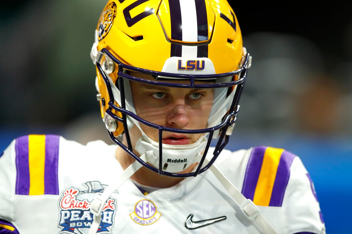 Watch LSU's Joe Burrow Break FBS Bowl Game Record with 8 TDs vs ...