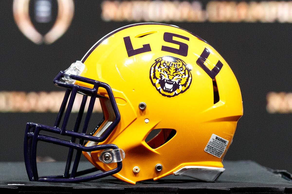 LSU Football Team Family Bus Reportedly Involved in Minor Crash | News ...