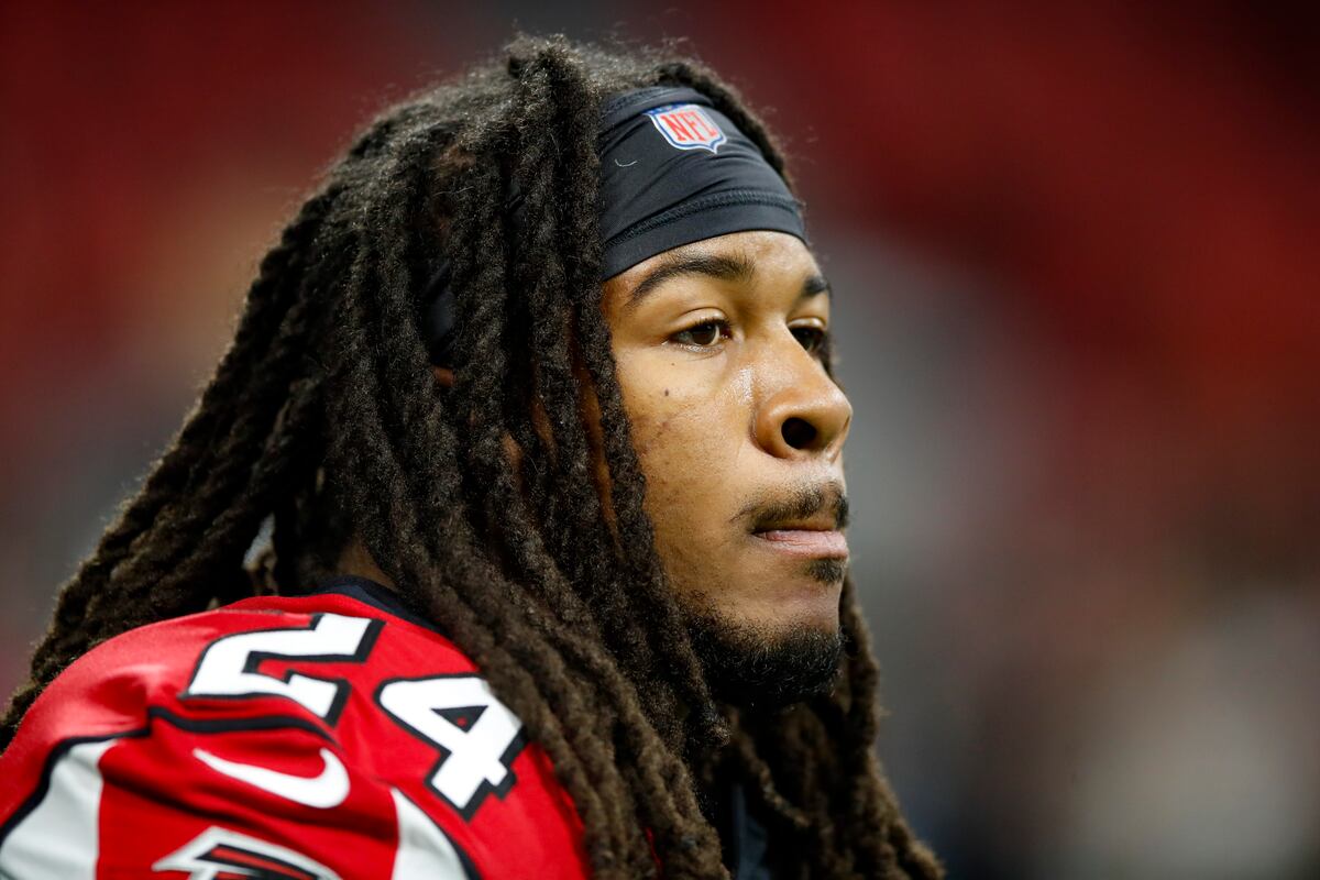 Report: Devonta Freeman Being Cut by Falcons to Save $3M+ Against ...