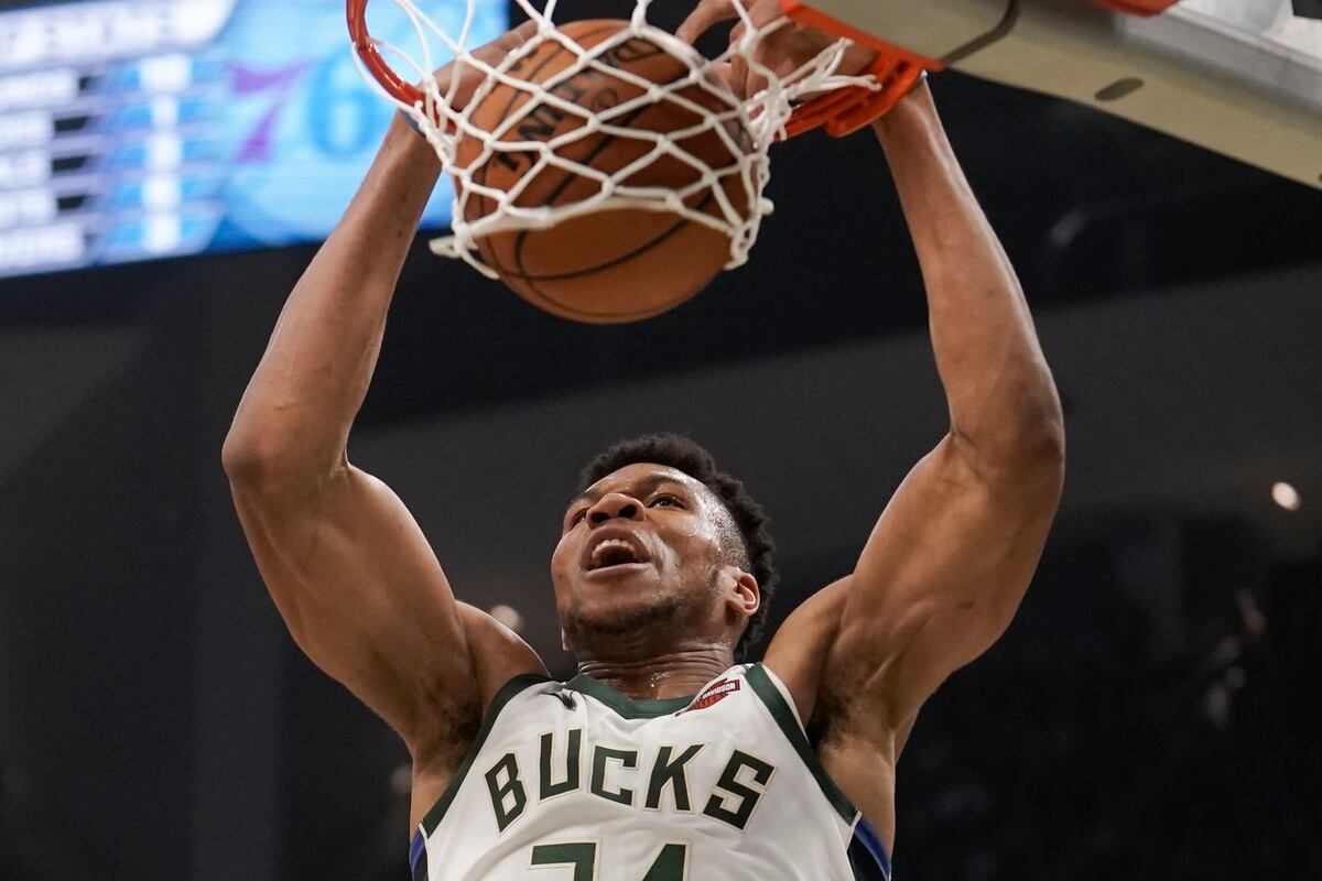 Giannis Bucks Secure 2020 Nba Playoff Berth Earliest Clinch In 15 Years News Scores