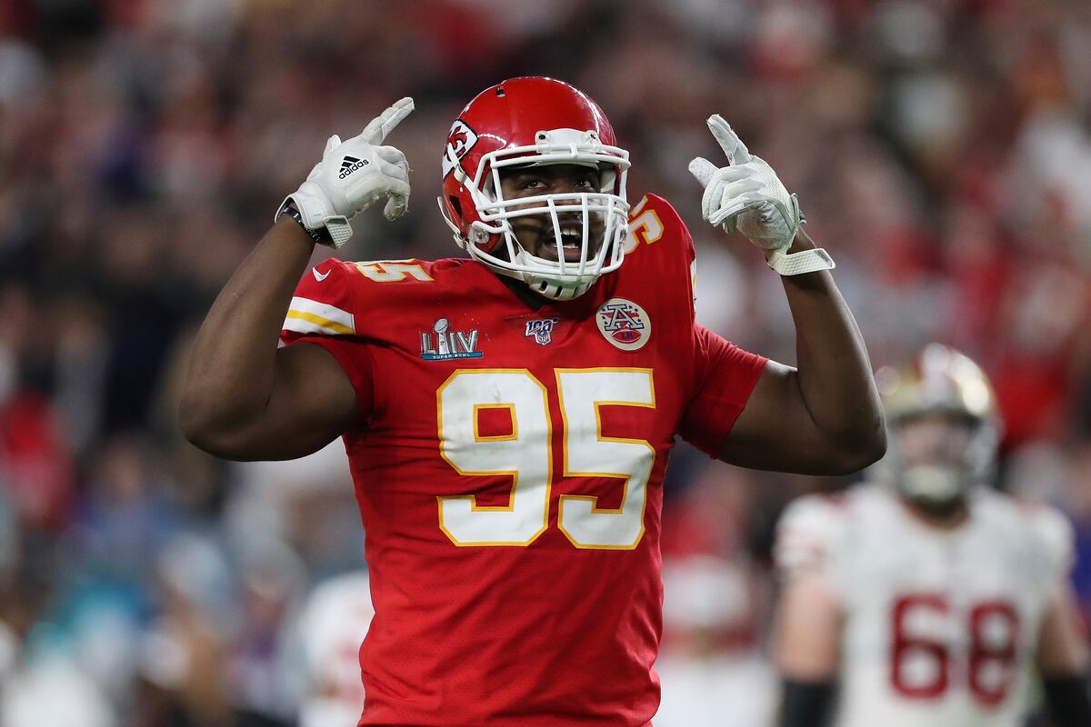 Chiefs GM Brett Veach Says Re-Signing Chris Jones Is 'Priority' in Free ...