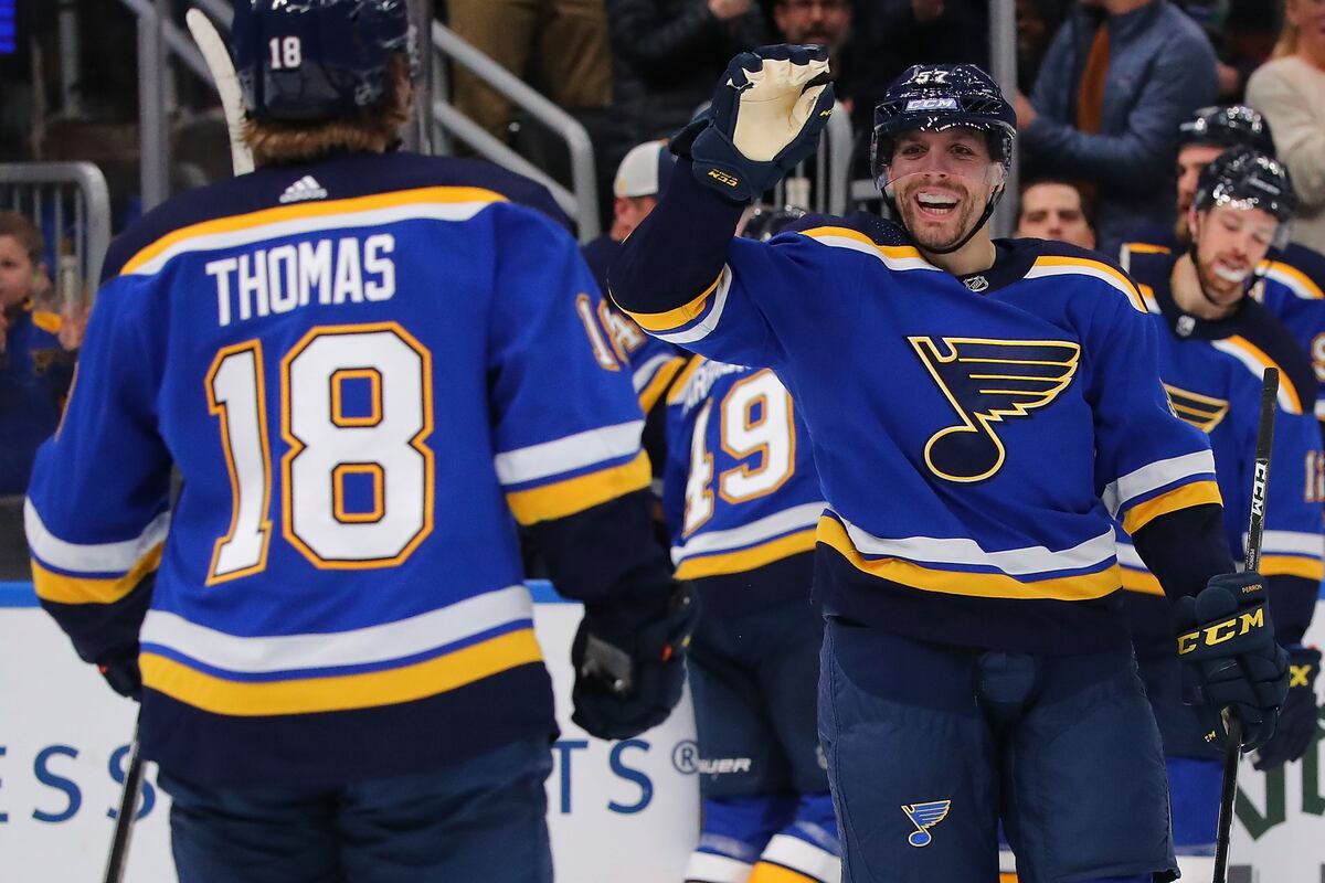 Blues Win 11-Goal Thriller, Flyers Extend Winning Streak, Top ...