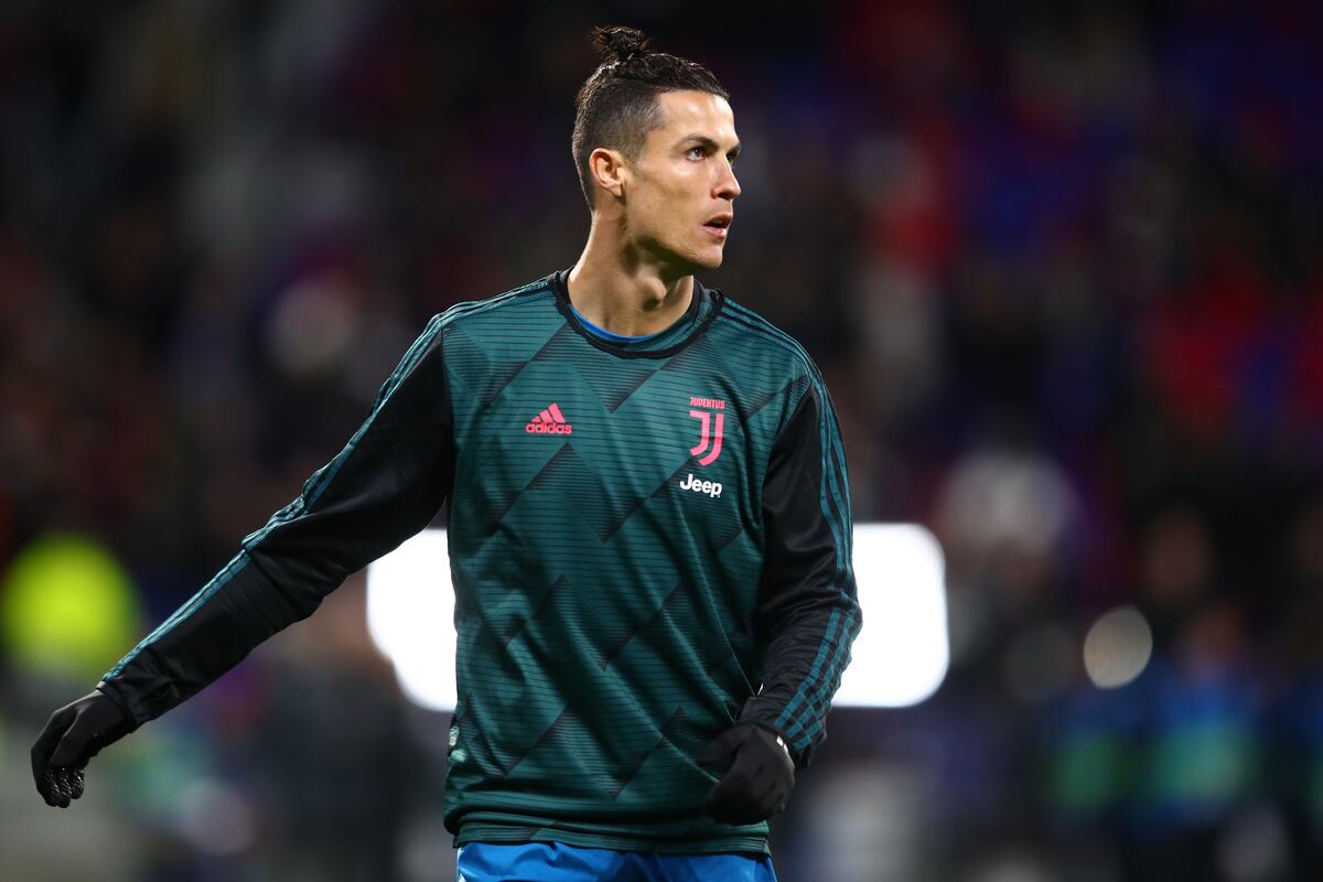 Cristiano Ronaldo Says Mom Dolores Is in Stable Condition After ...