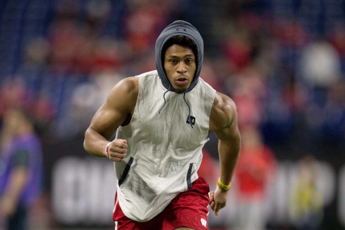 Jonathan Taylor Flashes Receiving Skills at Wisconsin Pro Day After NFL ...