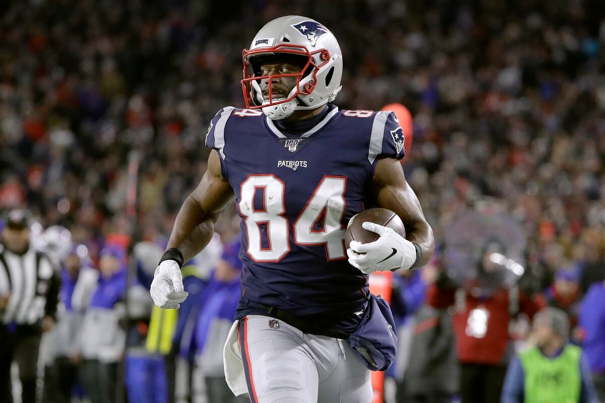 Ben Watson Retiring from NFL, Won Super Bowl in 2005 with Patriots ...