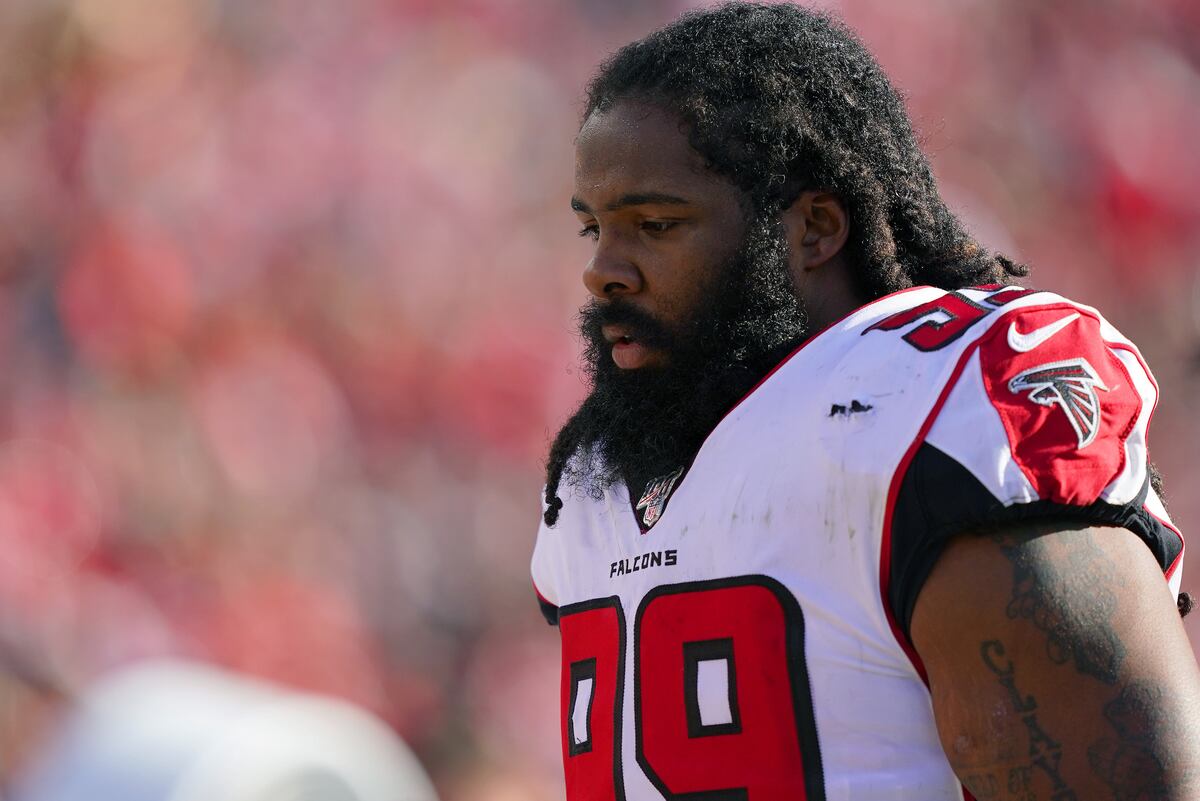 Ex-Falcons DE Adrian Clayborn, Browns Agree to 2-Year, $6 Million ...