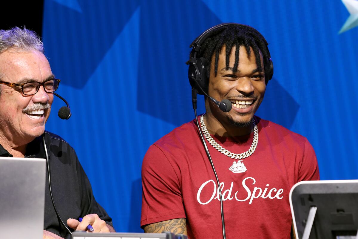 Video: Derwin James Fulfills Promise to Fan, Drops 52 on Tyreek Hill in ...