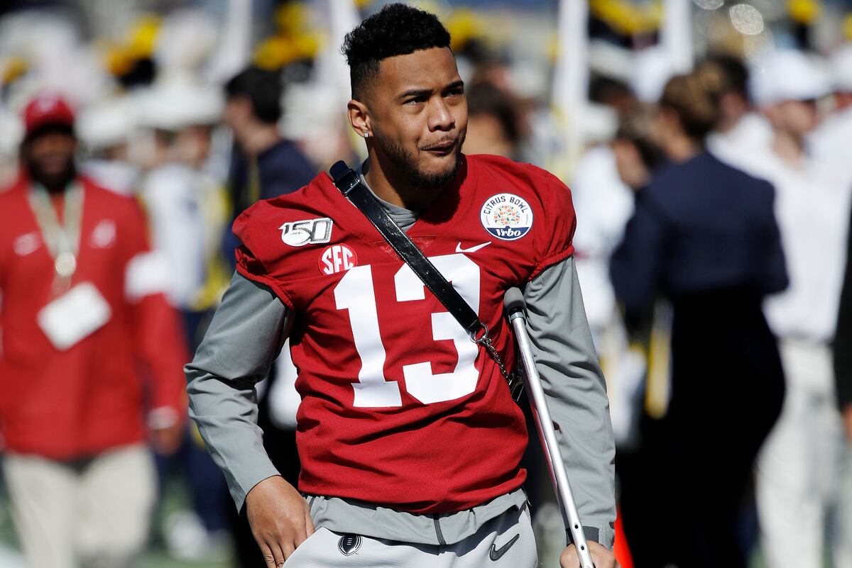 Report: Tua Got Passing Grade on Dolphins Physical Amid Hip Injury ...