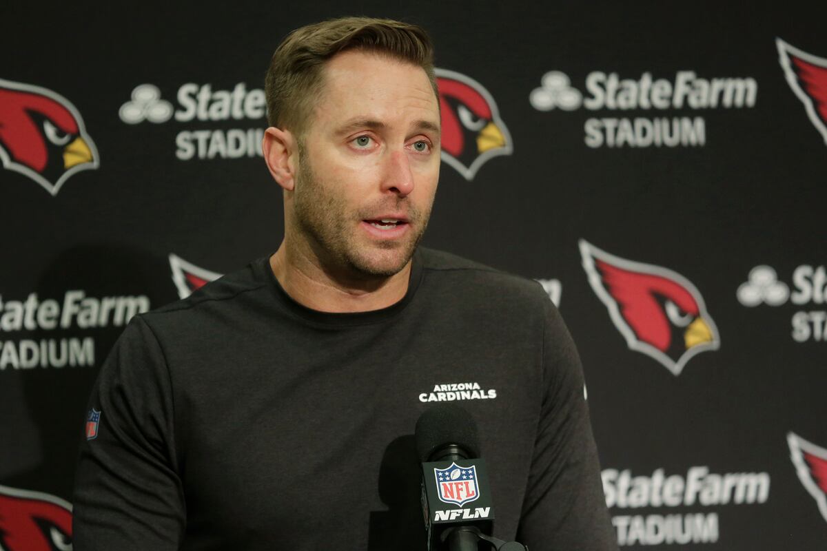 Kliff Kingsbury's Luxury 'War Room 2.0' Posted by Cardinals in Twitter ...
