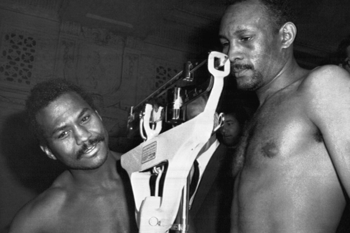 Curtis Cokes, Hall of Fame Welterweight Boxer, Dies at Age 82 | News ...