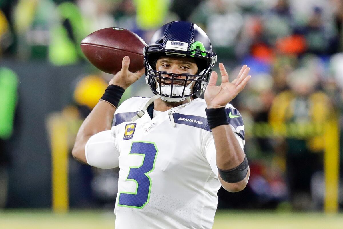 Russell Wilson on George Floyd's Death: 'We Must Make a Change' | News ...