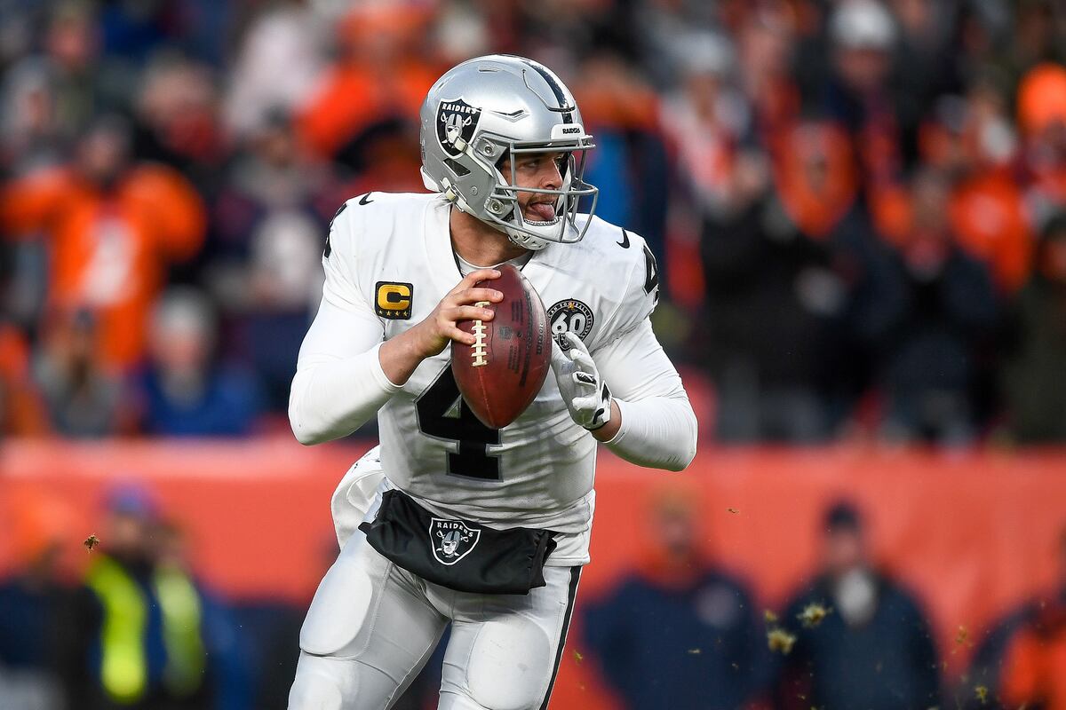 Video: Raiders QB Derek Carr Posts Workout Highlights Amid Pandemic ...