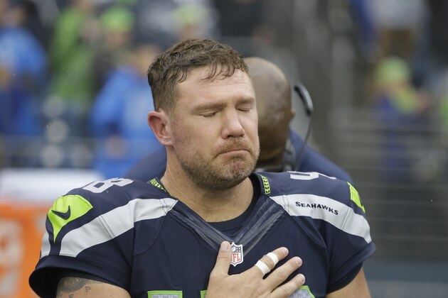 Ex-Seahawk, Green Beret Nate Boyer: 'Not Unpatriotic' to Kneel Before Flag