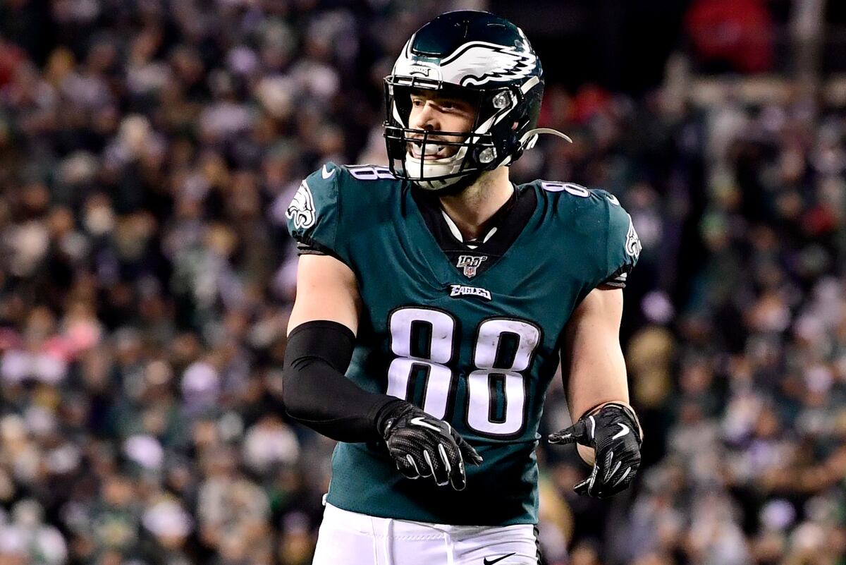 Report: Eagles' Dallas Goedert OK After Being Sucker Punched, Taken to ...