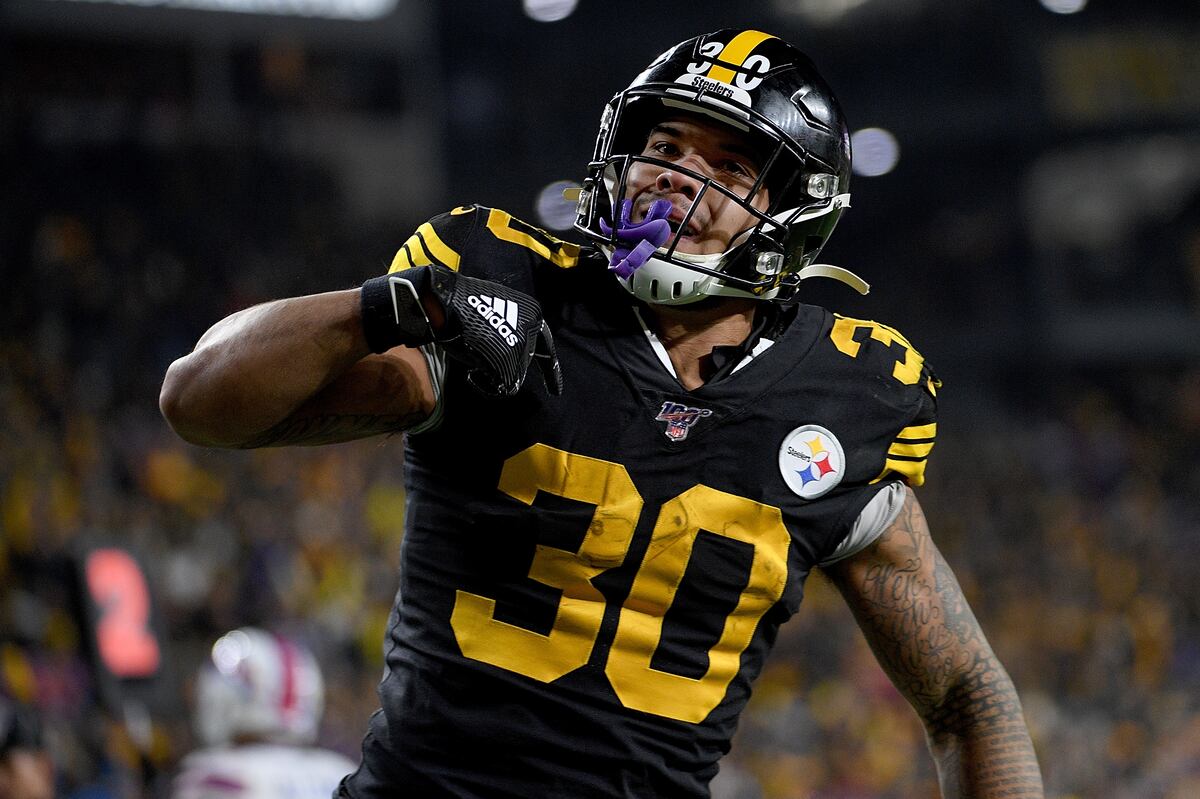 Video: Steelers RB James Conner Surprises Mom with New House | News ...