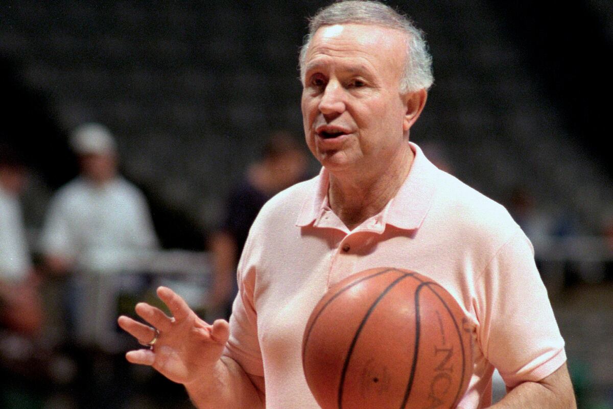 Lou Henson, Legendary Illinois Basketball Coach, Dies at 88 | News ...
