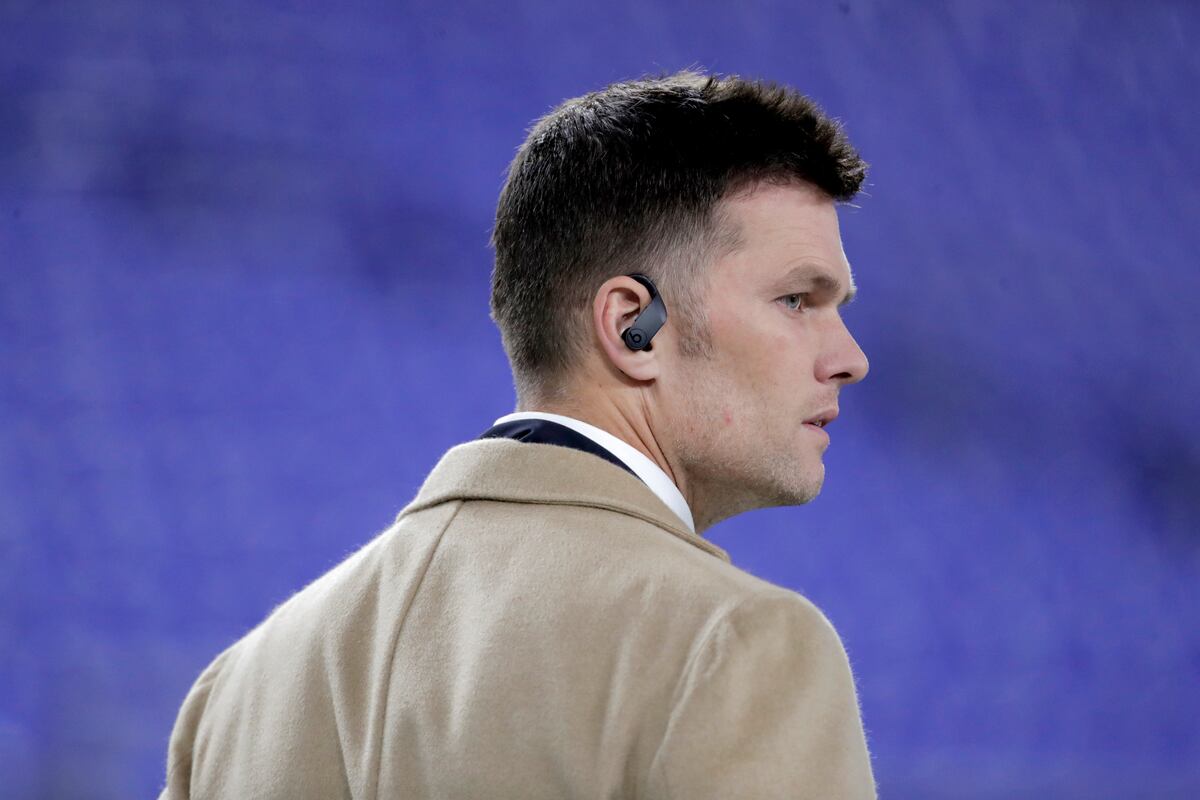 Tom Brady Jokes It's 'Year of the Mobile Quarterback...' with Photo of ...