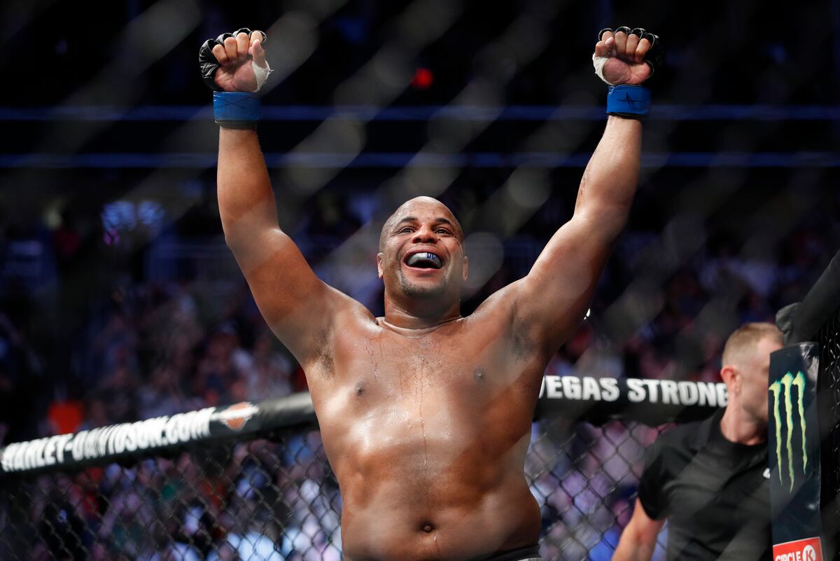 Daniel Cormier Announces Retirement from UFC After Trilogy Loss to ...