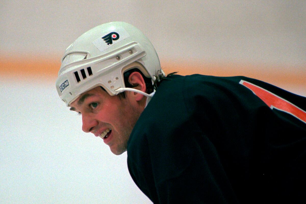 Dale Hawerchuk, Hockey Hall of Famer, Dies at Age 57 | News, Scores ...
