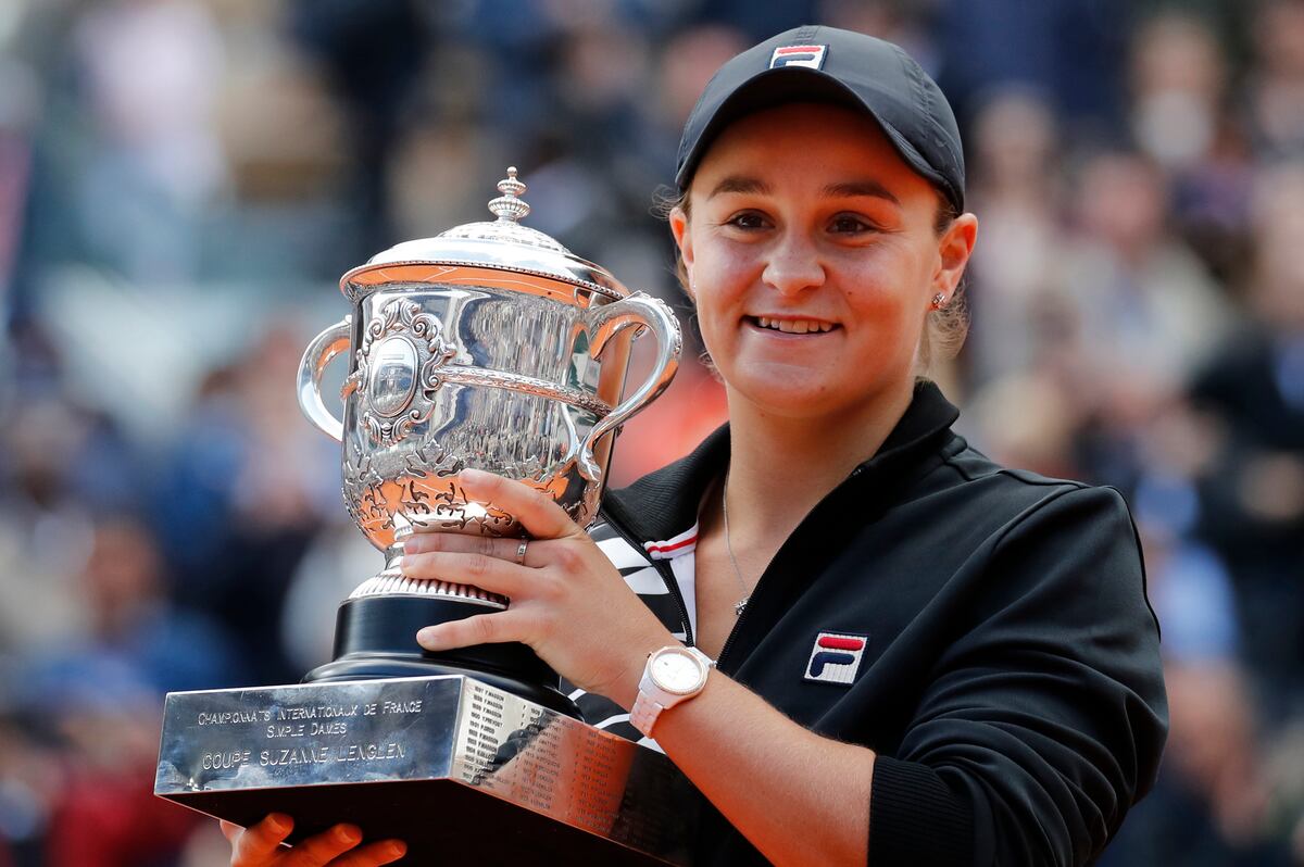 Top-Ranked Tennis Player Ash Barty Won't Defend French Open Title Amid ...