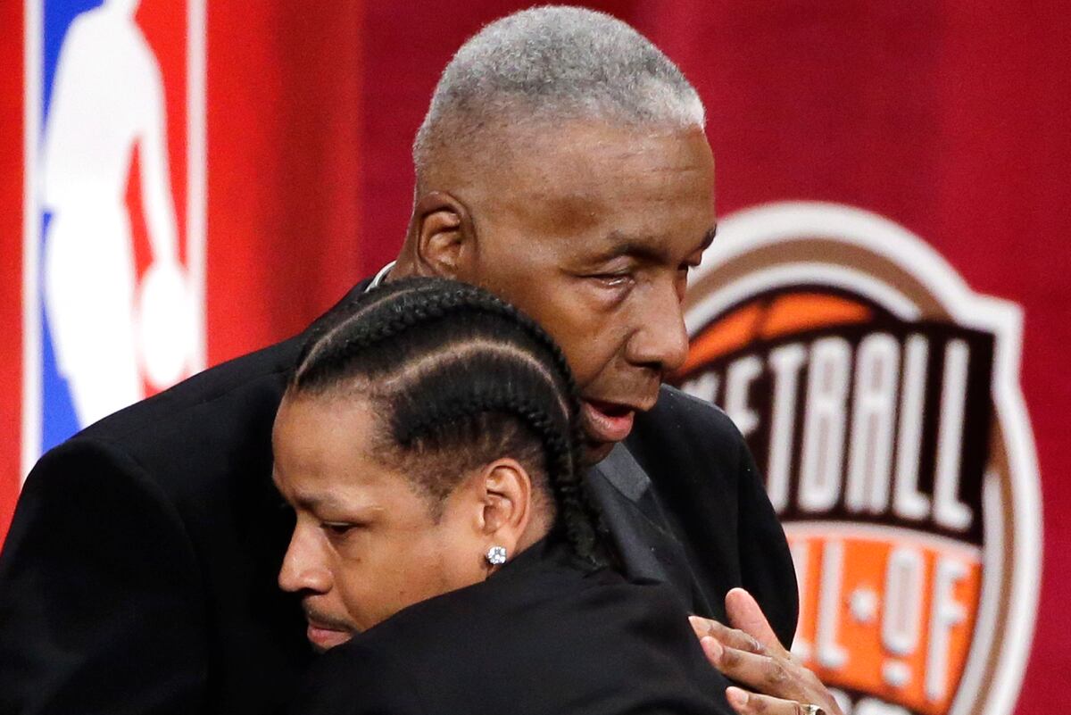 Allen Iverson, Patrick Ewing Serve as Pallbearers at John Thompson's ...