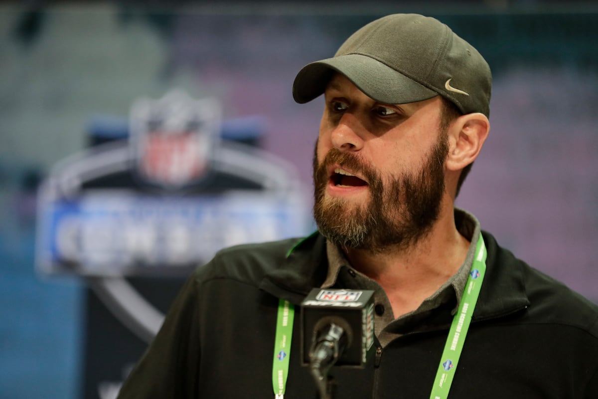 'Fire Adam Gase' Protest Organized After Jets' 0-2 Start to Season ...