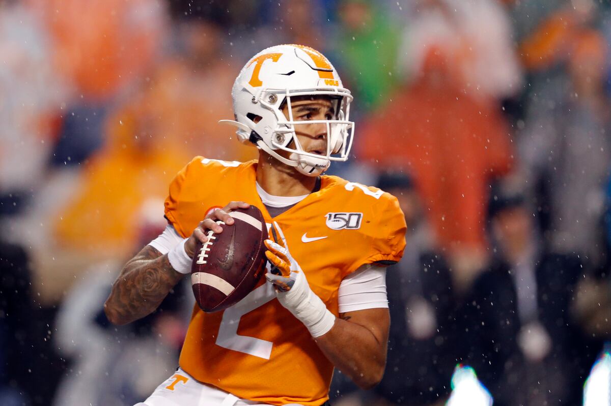 Tennessee's Jarrett Guarantano Benched Briefly After 2 Pick-Sixes vs ...