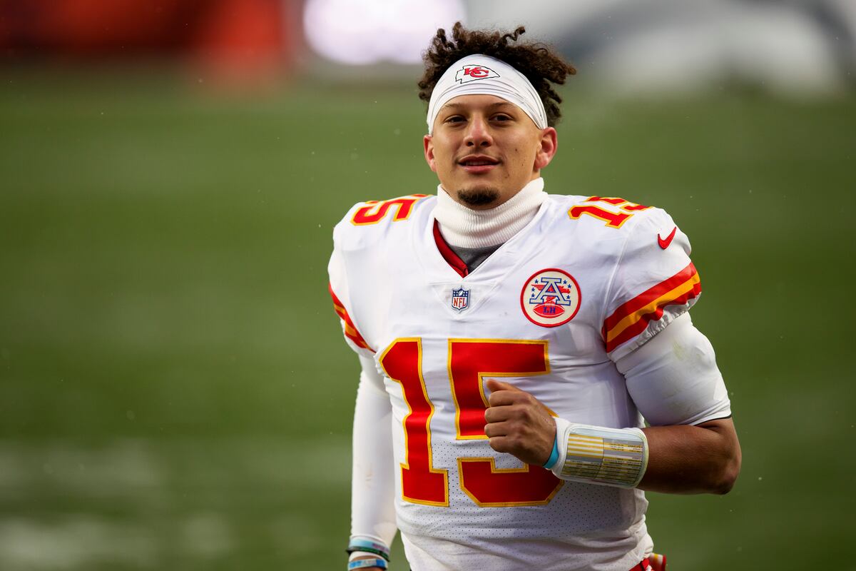 Patrick Mahomes Pushes for Raptors to Play in Kansas City for 2020-21 ...