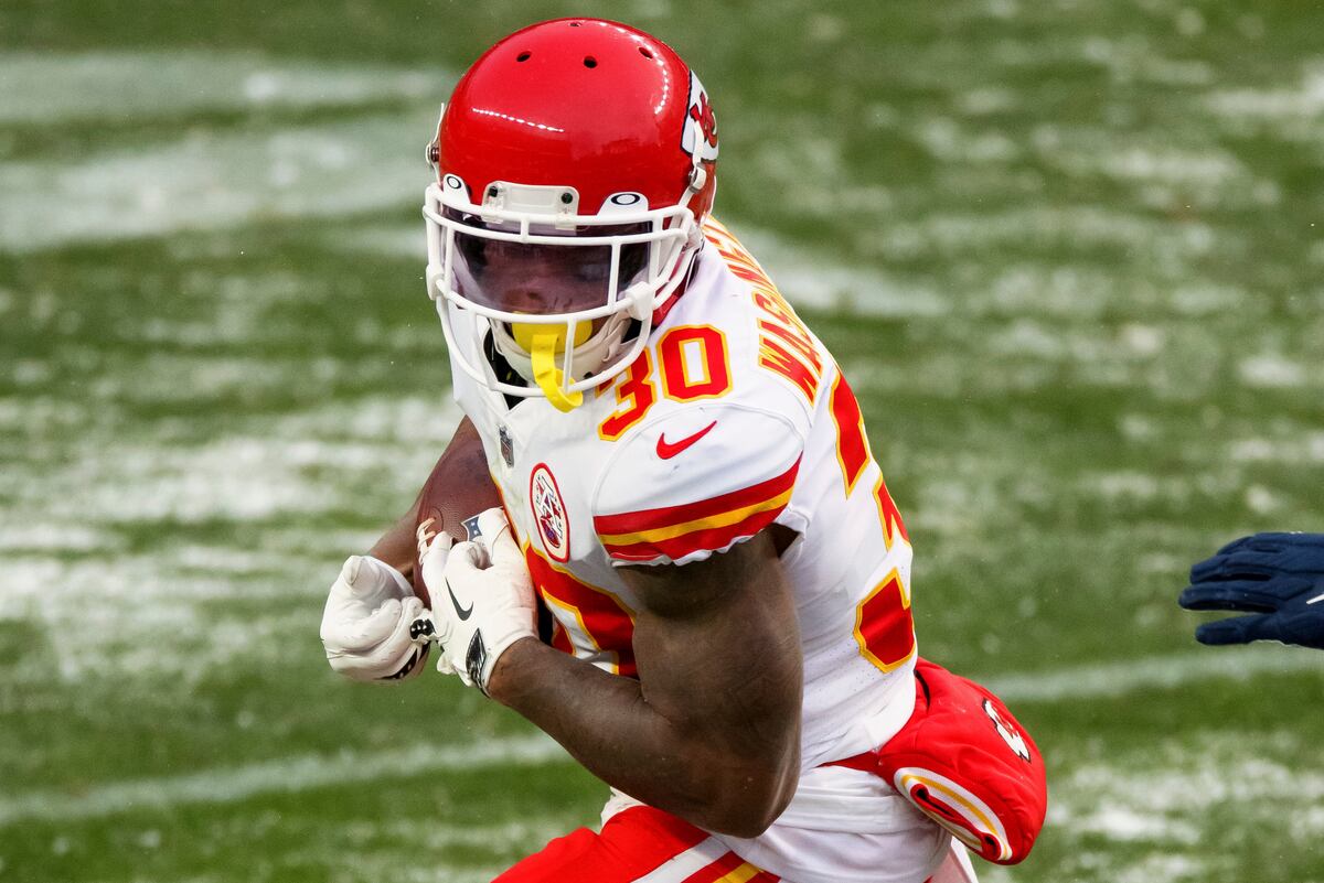 DeAndre Washington Traded to Dolphins from Chiefs Ahead of Deadline ...