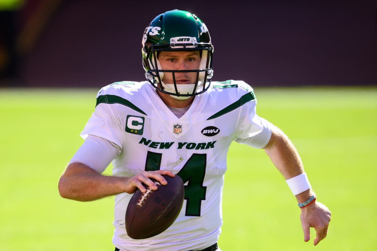 Jets' Sam Darnold Expected to Miss Patriots Game with Shoulder Injury | News, Scores, Highlights ...