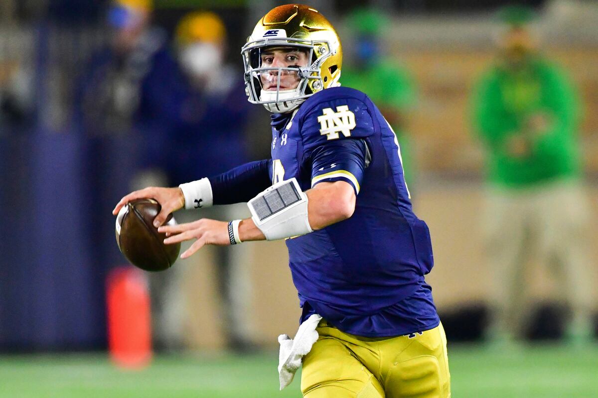 Ian Book Totals 4 TDs as No. 2 Notre Dame Cruises Past Boston College ...