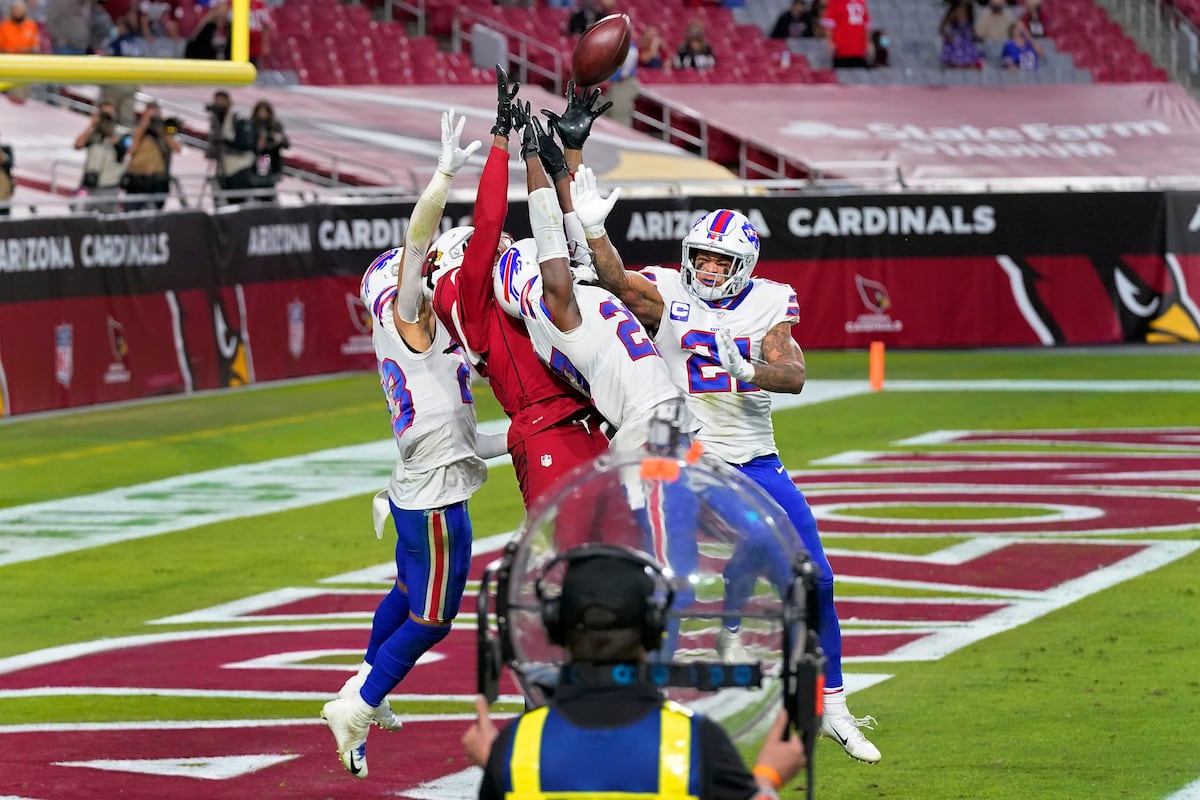 Video: Cardinals' Kyler Murray, DeAndre Hopkins Stun Bills on Hail Mary ...