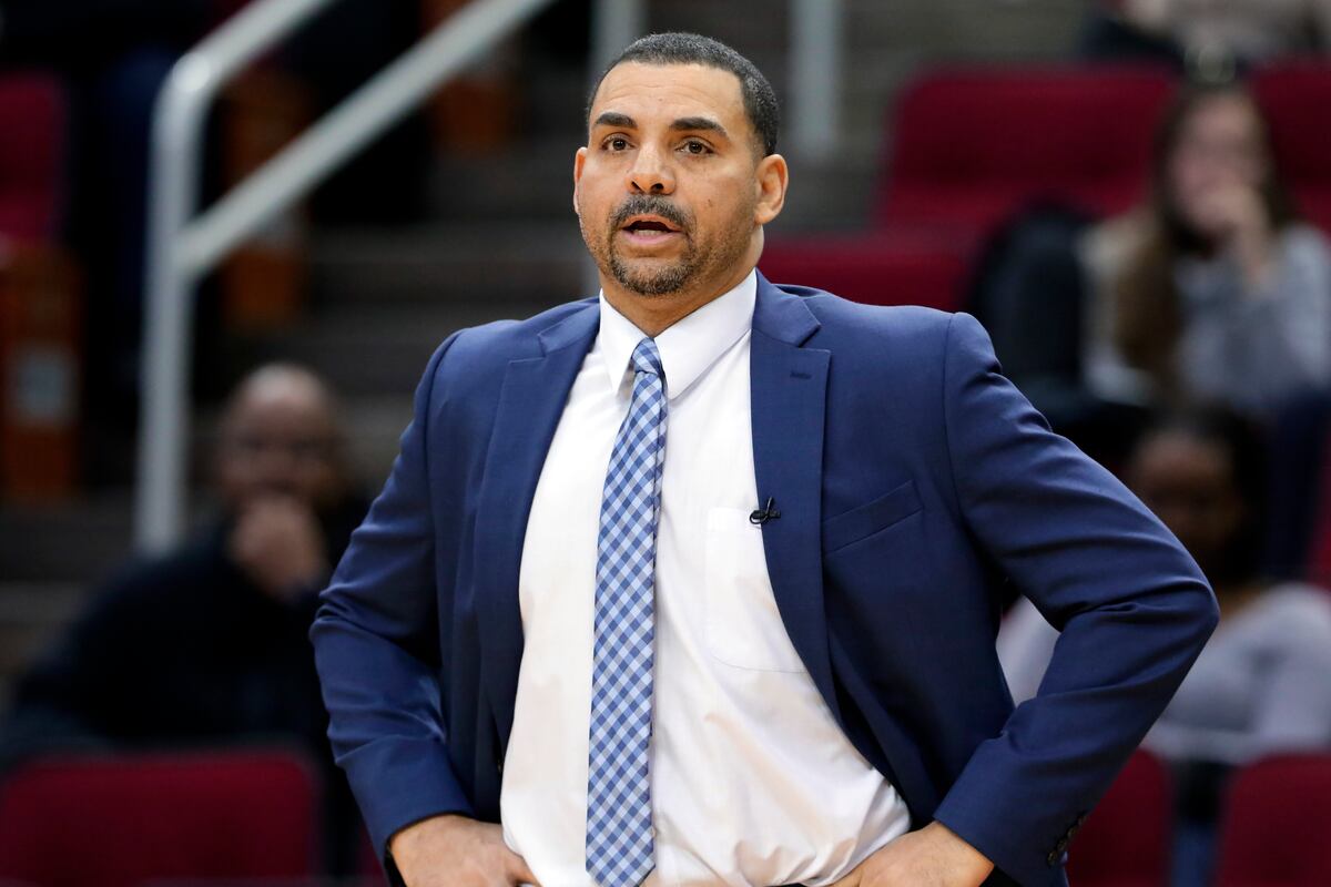 Anthony Stewart, UT-Martin Men's Basketball Coach, Dies at Age 50 ...