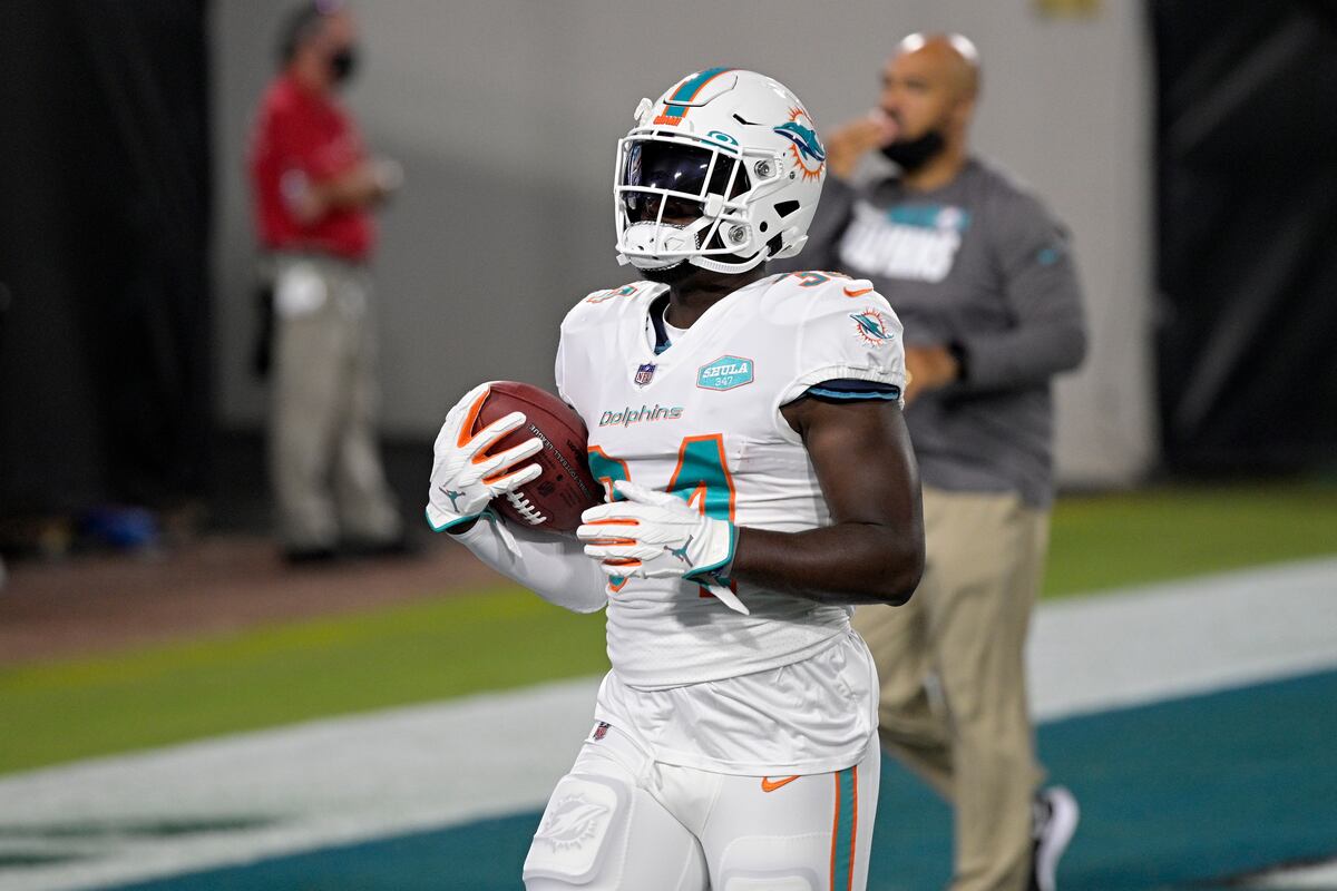 Jordan Howard Waived by Dolphins After Being Inactive vs. Chargers ...