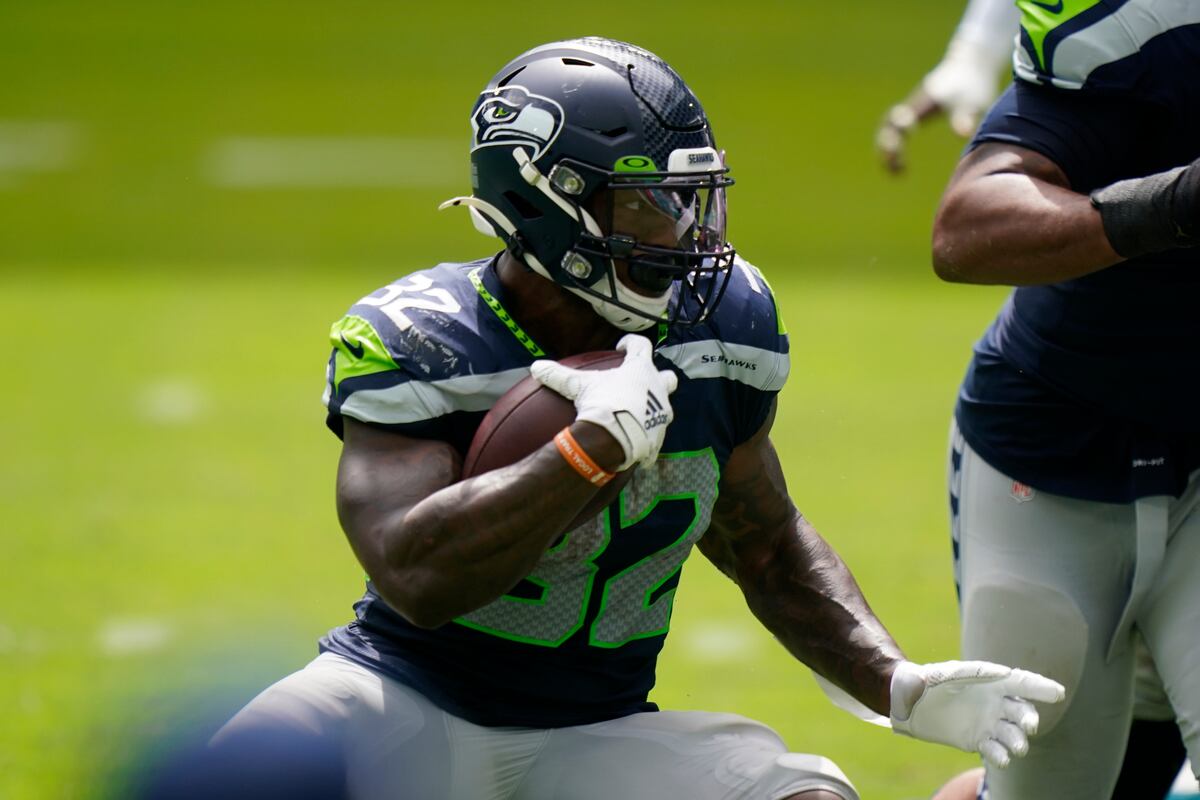 Chris Carson Ruled Out for Seahawks vs. Cardinals with Foot Injury ...