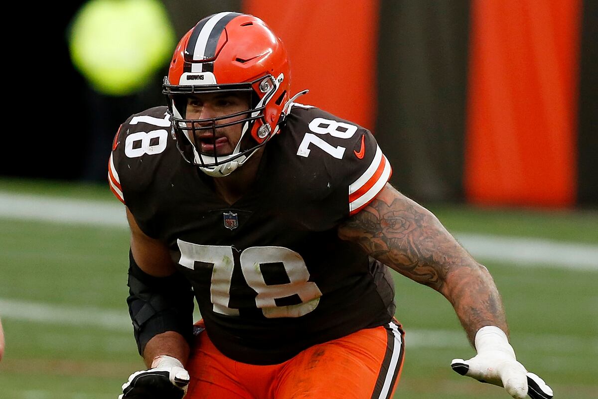 Jack Conklin, Cody Parkey Among 3 Browns Players Placed on Reserve ...