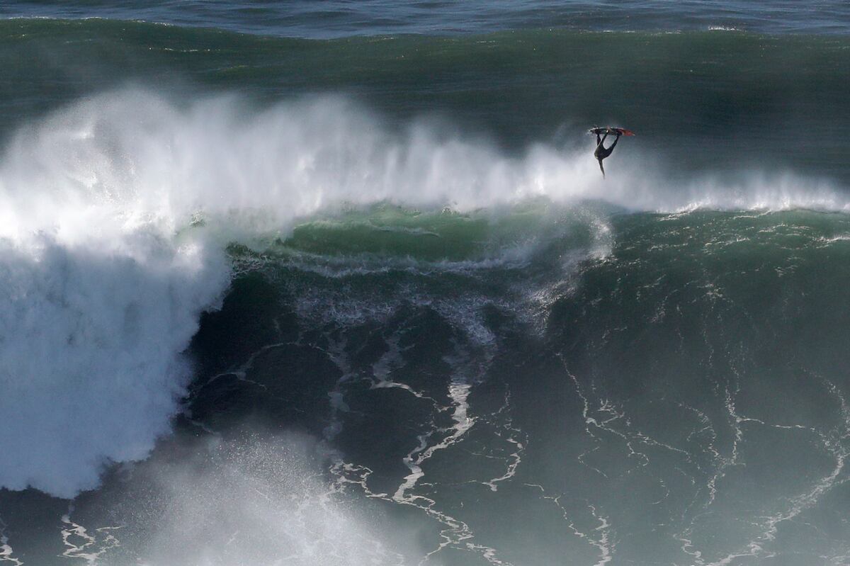 Maui Pro Surfing Competition on Hold After Shark Attack Injures Rec ...